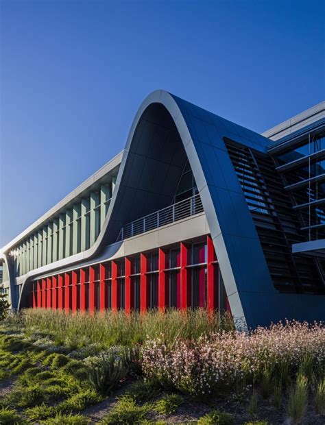 Wavy Elements Front Silicon Valley Technology Campus By Form4 Architecture