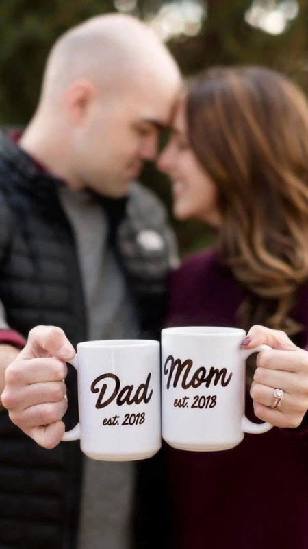 Love Mom Dad Wallpaper Download Mobcup Mom And Dad Winter Pregnancy Announcement Love Mom