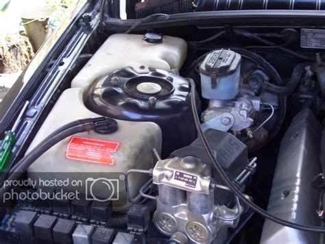Cleaning Coolant Overflow Bottle Just Commodores