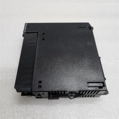 GE FANUC IC MDL F A ISOLATED RELAY OUTPUT MODULE