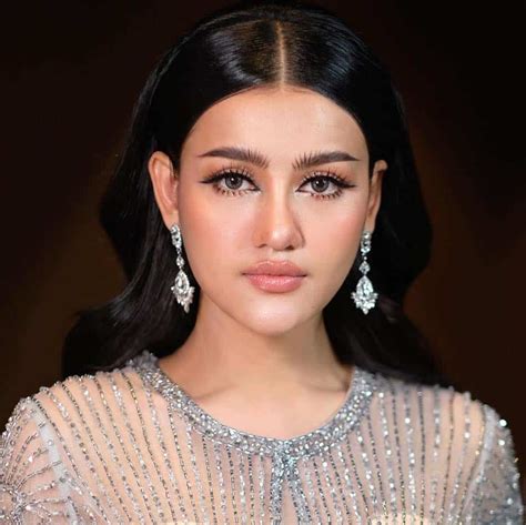 ប្លែកខ្លាំងណាស់ ទម្រង់មុខមុន ក្រោយពេលកែសម្ភស្សរបស់តារា