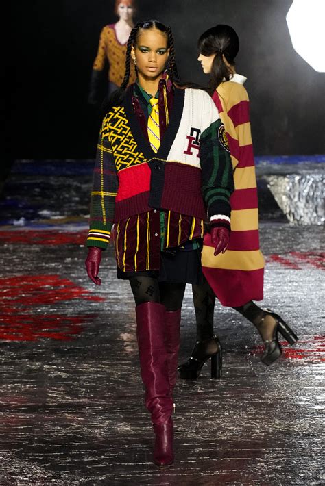 Tommy Hilfiger Fall 2022 Fashion Show | The Impression