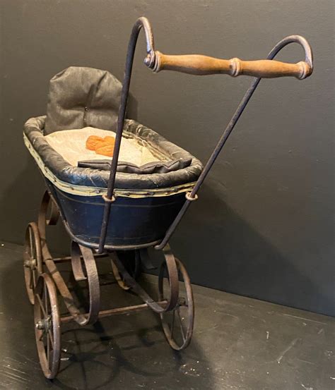 Proantic Doll Pram