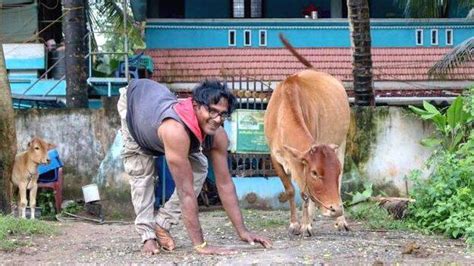 Johnson Antony Creates Own World With His Hands Fixed On The Ground