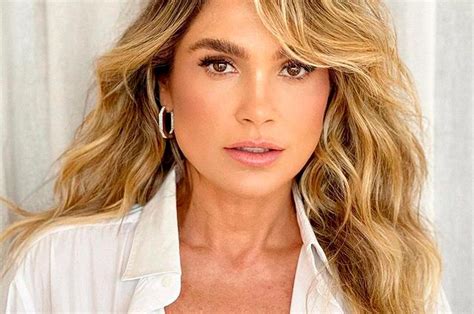 Otaviano Costa posta vídeo de Flávia Alessandra com body fio dental ISTOÉ Independente