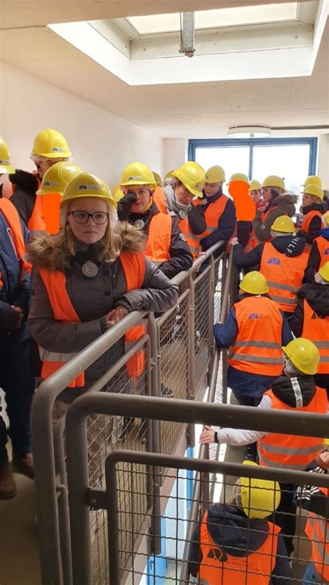 Die Klassen 7a Und 7b Erkundeten Die Ava Abfall Verwertung Augsburg