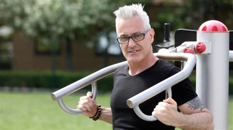 Abaházi Csaba Hosszú Fekete Hajjal