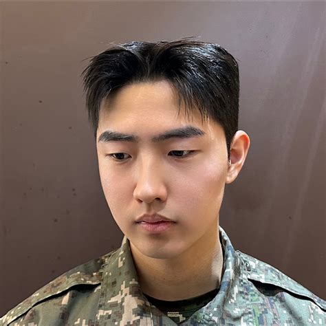 홍대미용실 맨드살롱 홍대점 민범 남자짧은머리 [드롭컷 필러스컷 숏가일 남자 볼륨매직 ] 남자짧은머리 집에서도 손질 편한 디자인 Cut 숏가일 개개인의 두상과 모질을