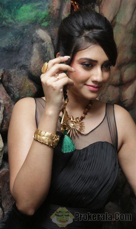 Actress Nusrat Jahan Hot Still Veethi