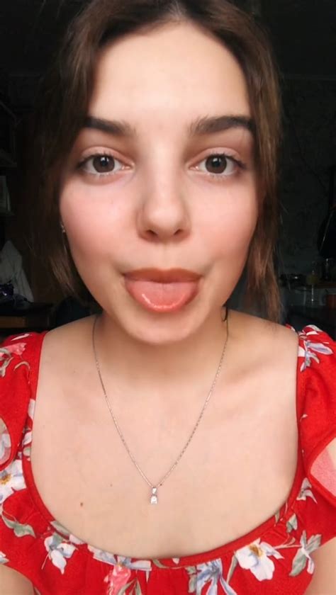 upoker啊嘶俄羅斯正妹秀驚人口技 身體很誠實一秒有反應 網友忍不住色色 up扑克中文网