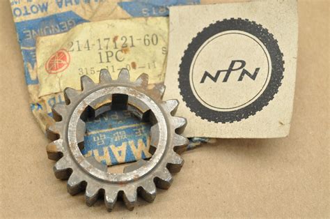 Nos Yamaha Dt1 Mx250 Mx360 Rt1 Rt2 Second 2nd Pinion Gear 20t 214 17121