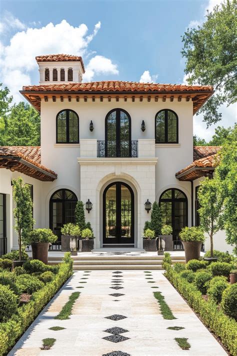Mediterranean Style Villa With Lush Gardens Prepare For A Lively