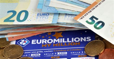 Trabajadores De La Fábrica De Mercedes De Vitoria Llevan Diez Años