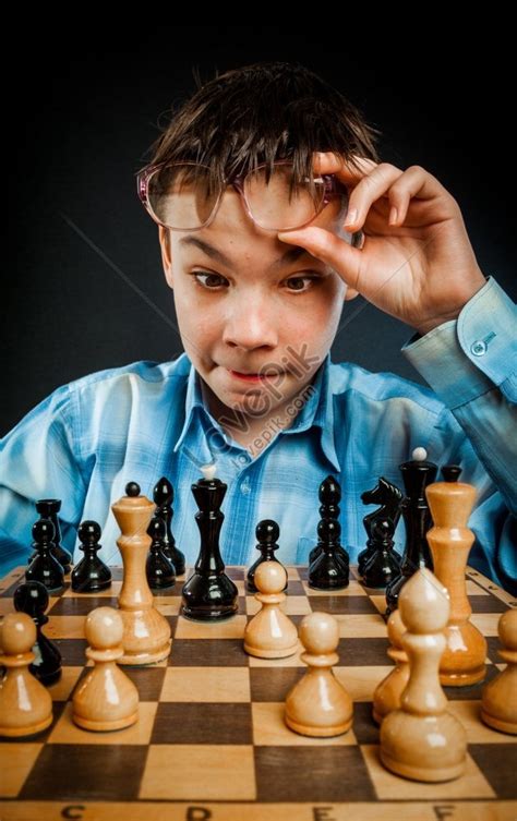 Funny Nerd Babe A Wunderkind Plays Chess Picture And HD Photos Free Download On Lovepik