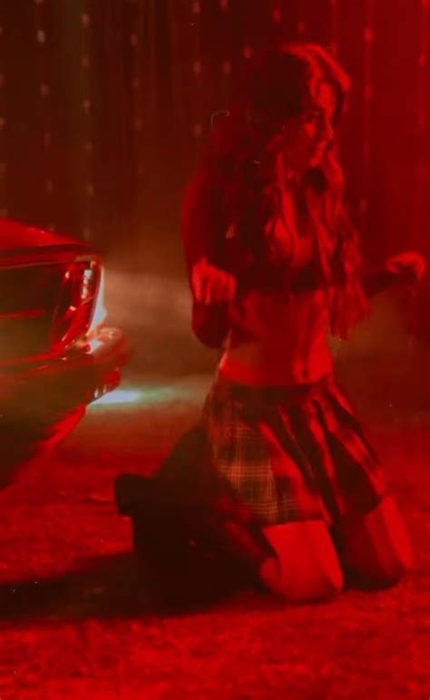 Alizeh Shahs Recent Bold Dance Video Heavily Criticized Reviewit Pk