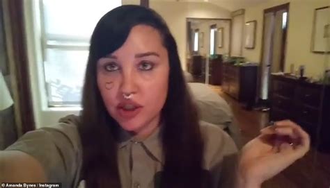 Inside Amanda Bynes Sad Spiral From Romcom Queen To Psychiatric Hold Daily Mail Online