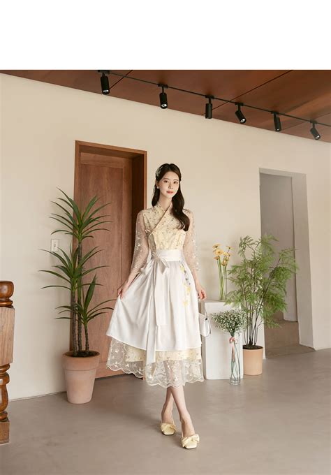 라샘 플로랄 자수 샤 레이스 철릭 원피스