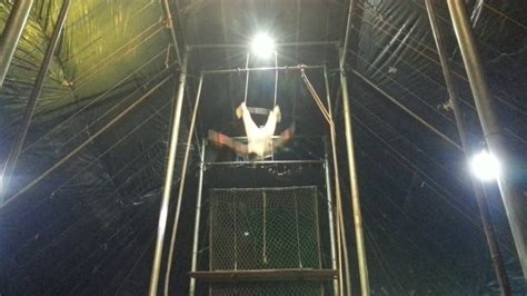 ජීවිතය පරදුවට තැබූ ඔබ නැරඹිය යුතුම වීඩියෝවක් Youtube