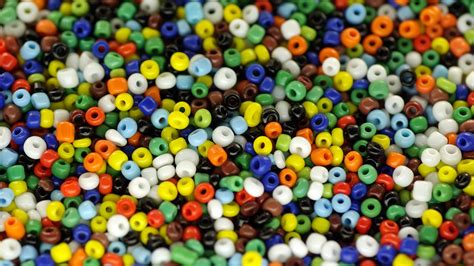 how to decompose that monolith into microservices gently does it…