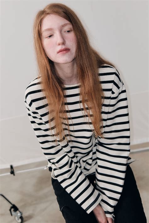 제너럴아이디어 Unisex 클래식 스트라이프 보더 티셔츠 [black]