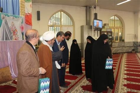 تقدیر از بانوان در نماز جمعه این هفته نهاوند عکس خبرگزاری حوزه