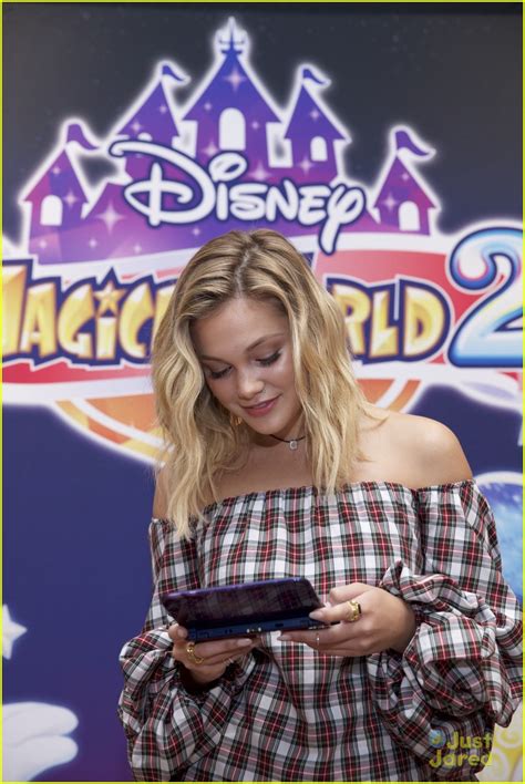 Full Sized Photo Of Olivia Holt Led Face Mask Zits 14 Olivia Holts