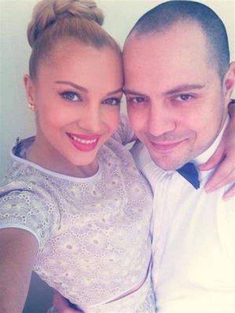 Divorţează Lora De Dan Badea Nu E Nevoie De Un Document în Care Să Fim Soţ şi Soţie Spynews Ro