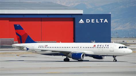 Delta Airlines Terminal At John Wayne Airport Sna Arrival And Departure