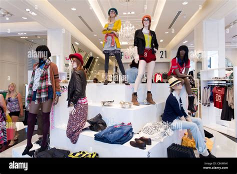 Interior Da Loja Forever 21 8 Forever 21 Ideas Forever 21 Visual