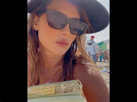 Foto Sobre sexo Deborah Secco frisou que trata do assunto com naturalidade e não considera o