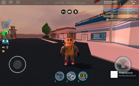Im Mr Robot In Roblox Roblox Amino
