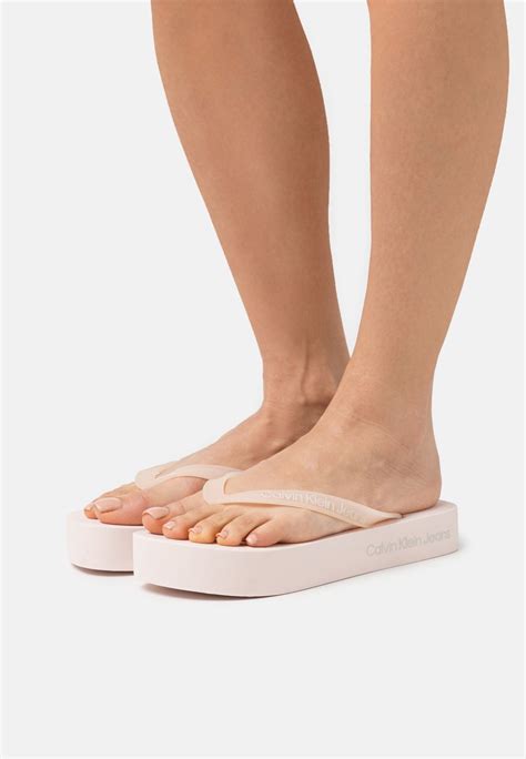 Calvin Klein Jeans Beach Flatform Logo T Rihmaga Sandaalid Peach