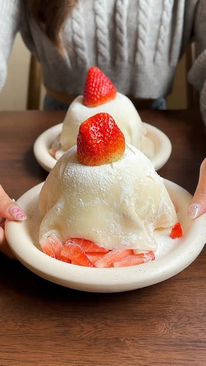 딸기모찌 수플레 팬케이크 해방촌카페 신상카페 수플레팬케이크 Youtube