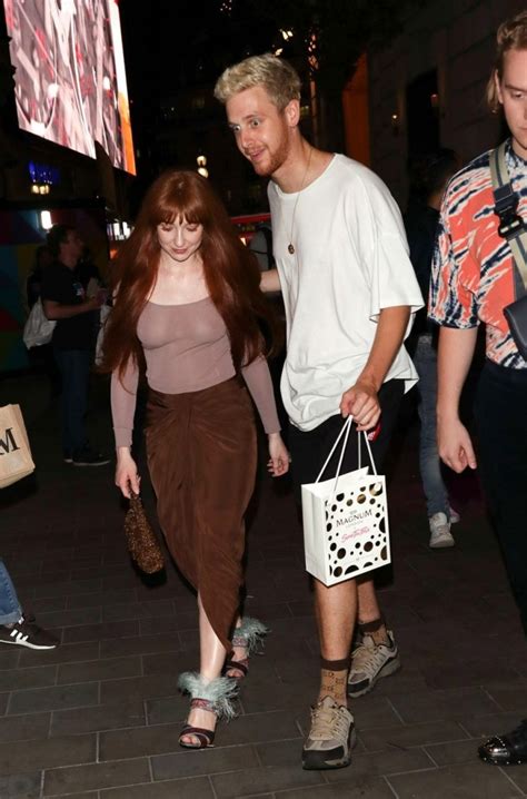 Nicola Roberts Braless Photos Thefappening