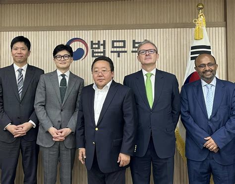 Ц Элбэгдорж БНСУ ын ерөнхийлөгч Юн Сук Ёлтой уулзав News Mn