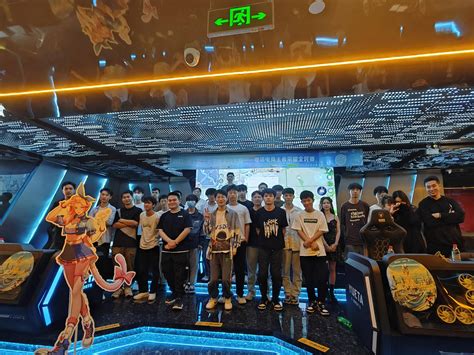 粤塔电竞酒店王者荣耀全民赛火力开战，群狼角逐，一战成名比赛赛事参赛选手