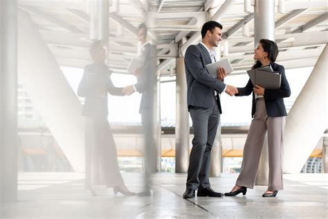 How To Introduce Yourself At Work With Examples
