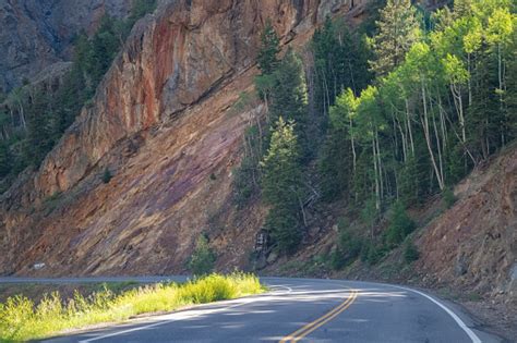 No Guard Rails Big Drop Off On Themillion Dollar Highway Between Ouray