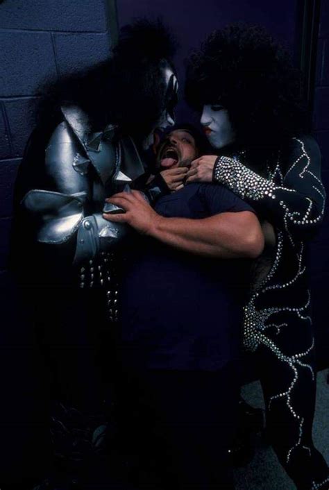 Caption This R Kiss
