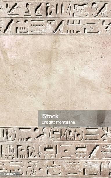 돌담 이집트 아프리카 에 고대 이집트 상형 문자 와 높은 배경 와 상형 문자로 새겨진 사암 배경 모형 템플릿 텍스트 공간 복사 0명에 대한 스톡 사진 및 기타 이미지
