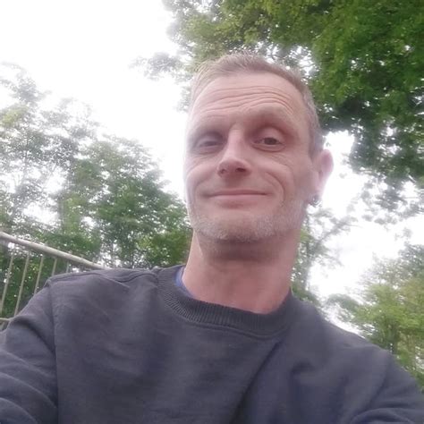 Street Amdlt • Threads Say More