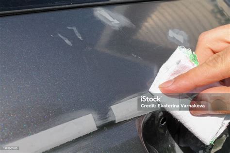 자신의 손으로 자동차의 신체 수리 4단계 페인팅 하기 전에 요소 연삭 교통사고 충돌 사고에 대한 스톡 사진 및 기타 이미지 교통사고 충돌 사고 구겨진 균형 Istock