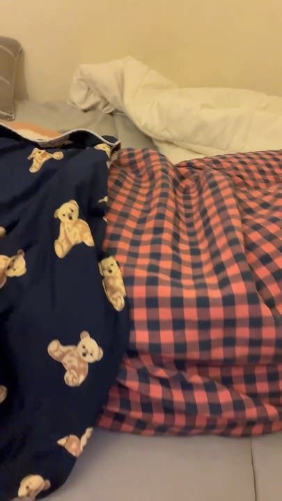 누나 침대 끝에 밀어 넣은 배추 Youtube