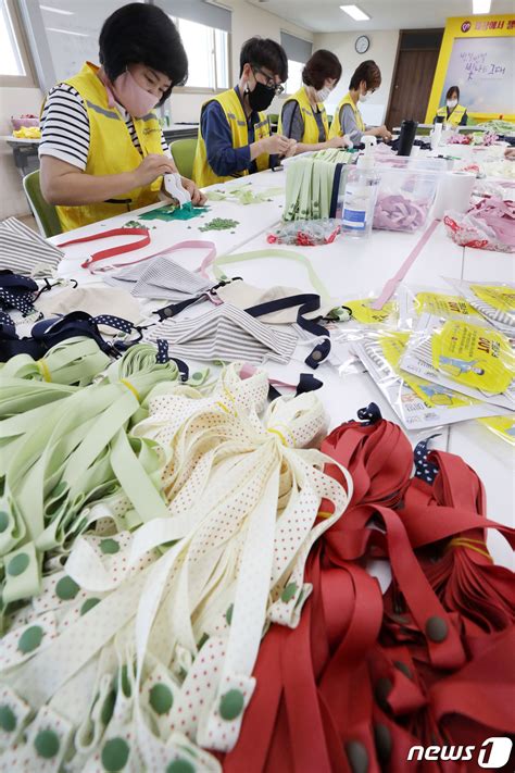 마스크 분실 방지 목걸이 제작중입니다