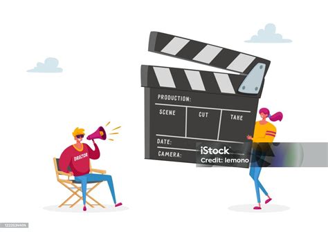 메가폰을 사용하여 감독 캐릭터와 영화 제작 과정 및 기록 필름을위한 장비와 직원 테이크 의 수를 나타내는 클래퍼와 여성 조수