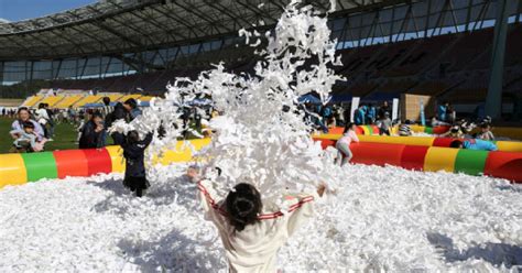 무림페이퍼 종이비행기 대회 3년만에 개최