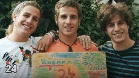 3 Gemelli Hanno Fatto La Stessa Foto Per 33 Anni Ma La Loro Vita è Cambiata Cucinainmente