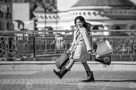 Moda Adolescente Después De Ir De Compras En Otoño Venta De Compras En Otoño Chica Adolescente