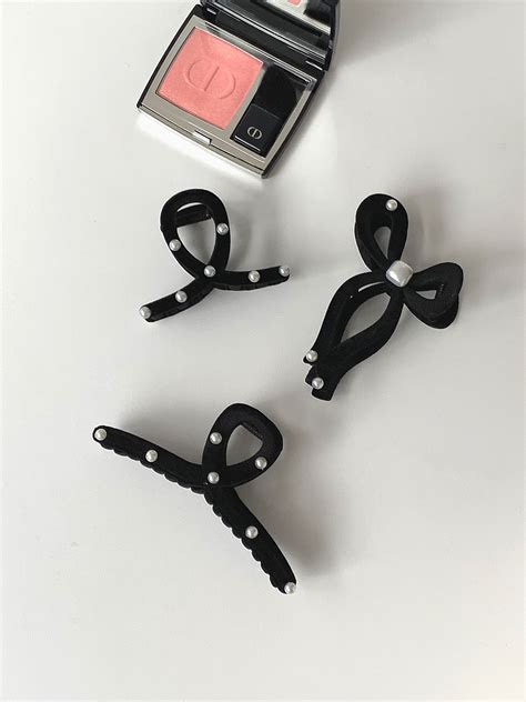 리틀 블랙 진주 포인트 벨벳 헤어 집게핀 올림머리핀