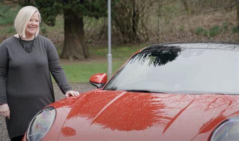 Oma Wint Peperdure Porsche Maar Blijft Liever In Haar Opel Corsa Rijden Pure Luxe